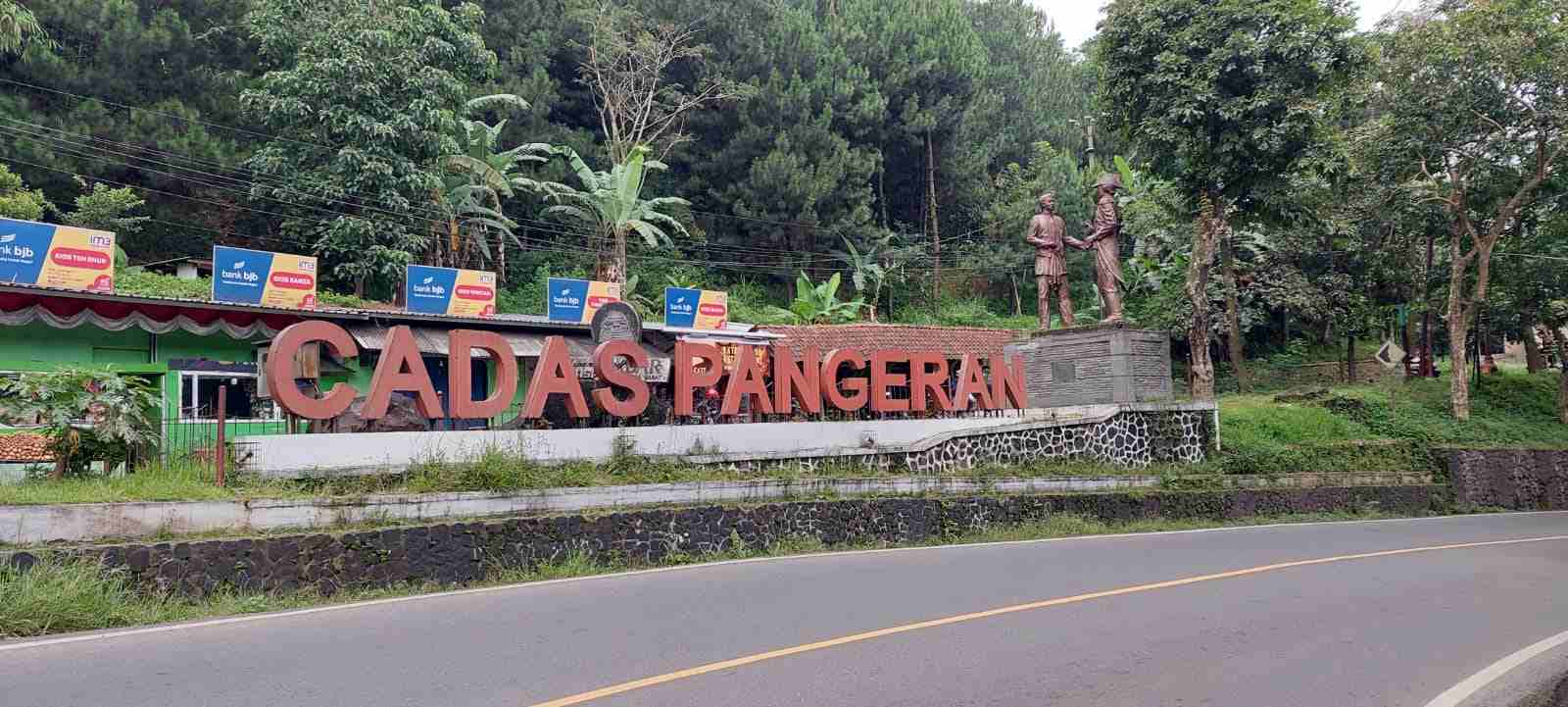 Mitos Cadas Pangeran Sumedang dan Tempat Bongkahan Emas Peninggalan ...