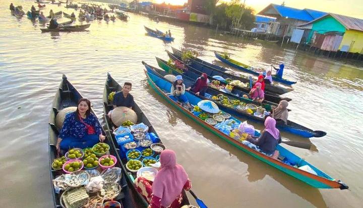 Pasar Terapung Lok Baintan Salah Satu Tempat Wisata yang Bisa Kalian ...