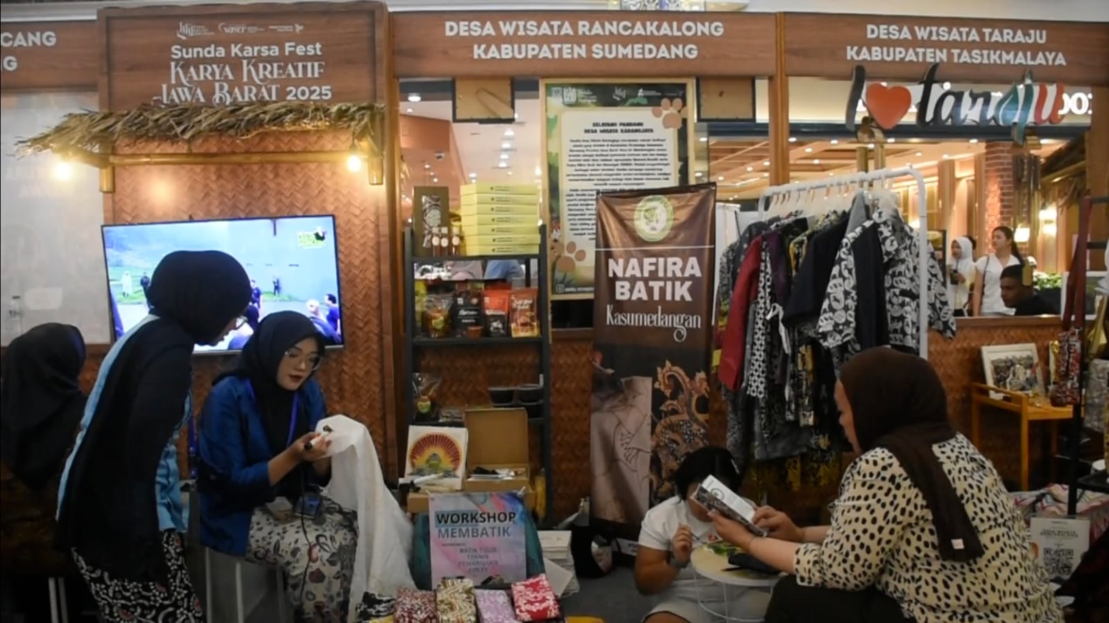 Kerajinan Unggulan Sumedang Tampil di PKJB dan KKJB 2025 - Sumber ...